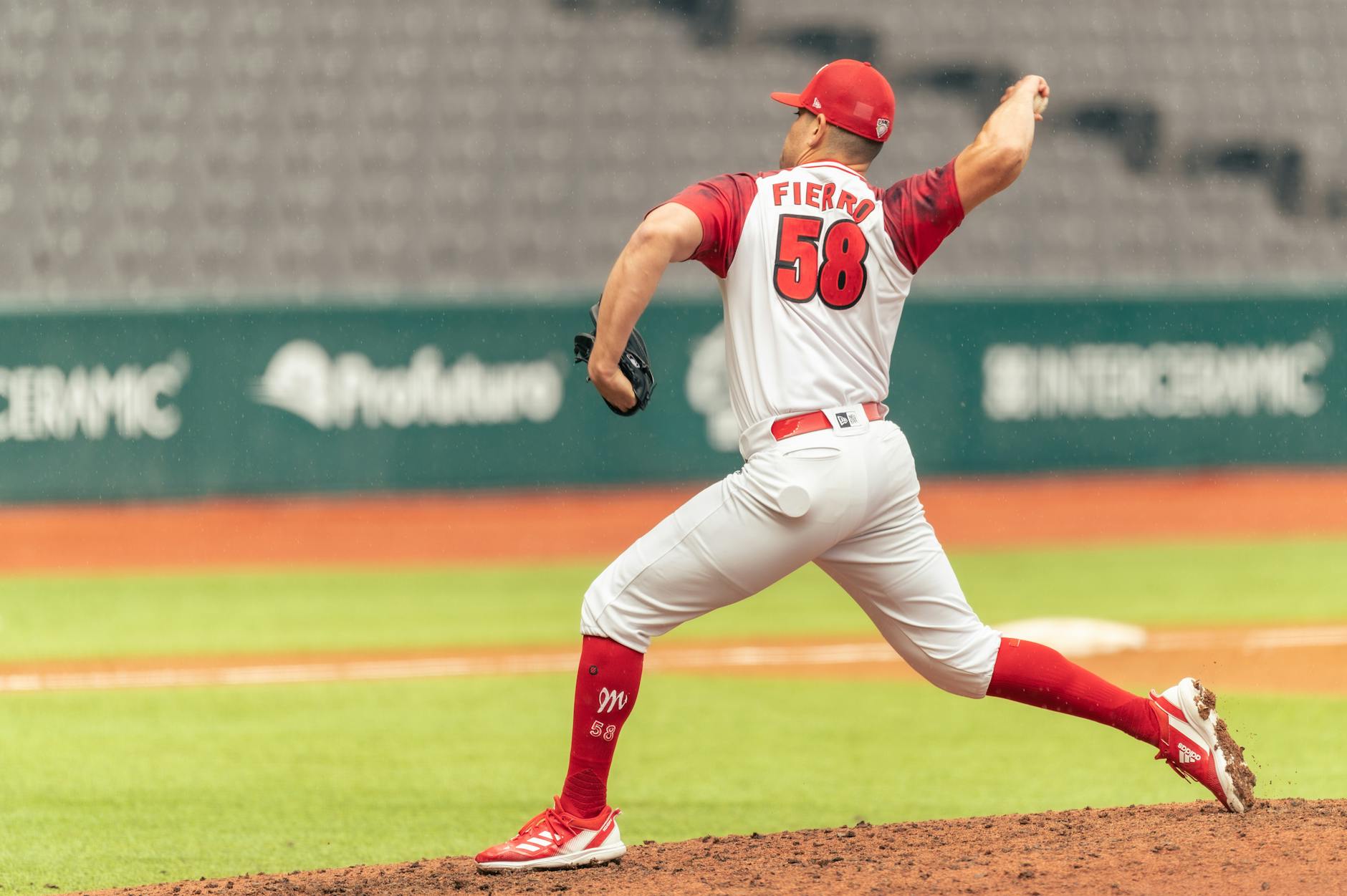 Best Baseball Radar Guns Reviewed 2026: Tested and Ranked