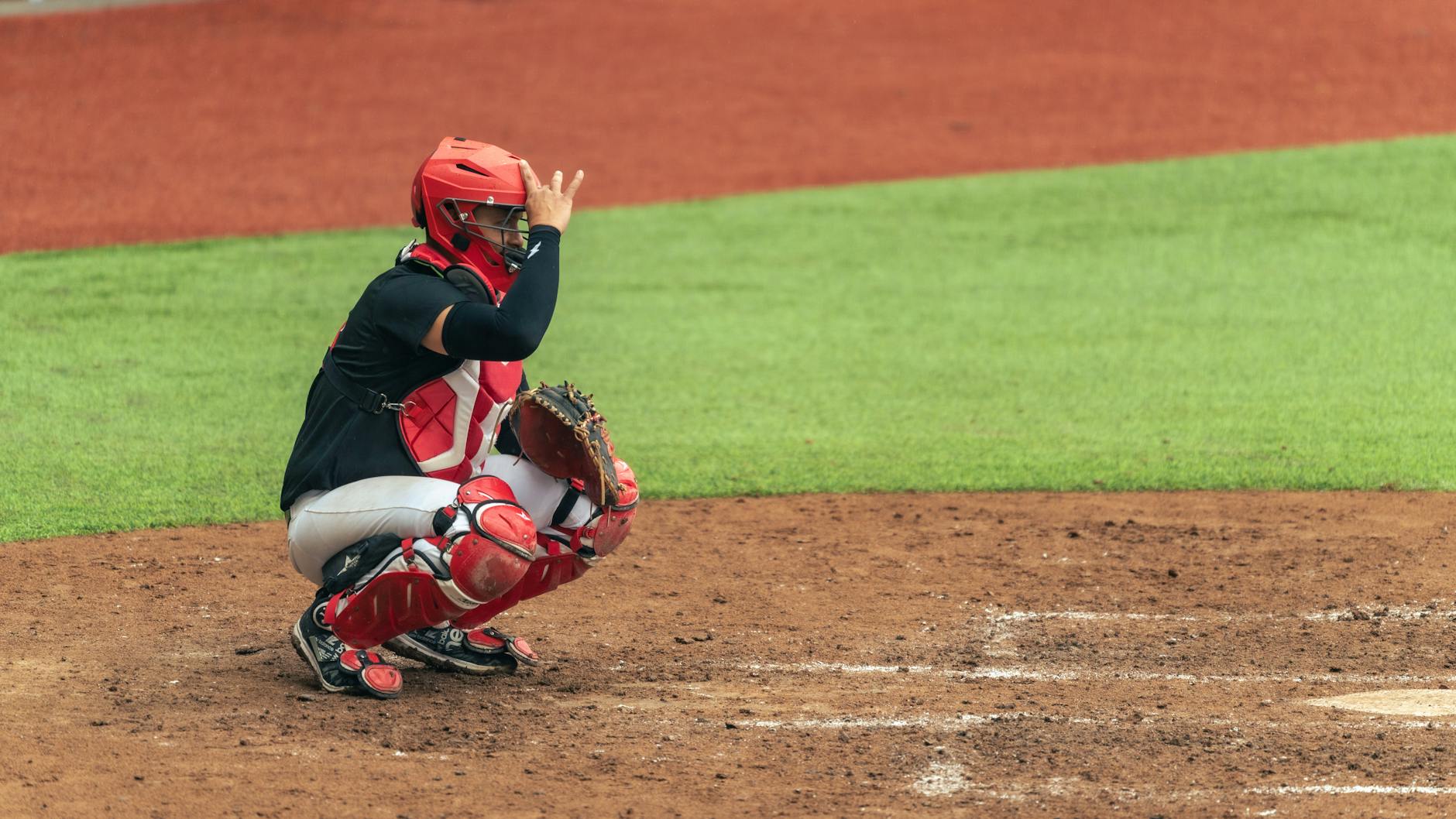 How to Pitch in Baseball: Mechanics, Strategy, and Drills [2026 Guide]