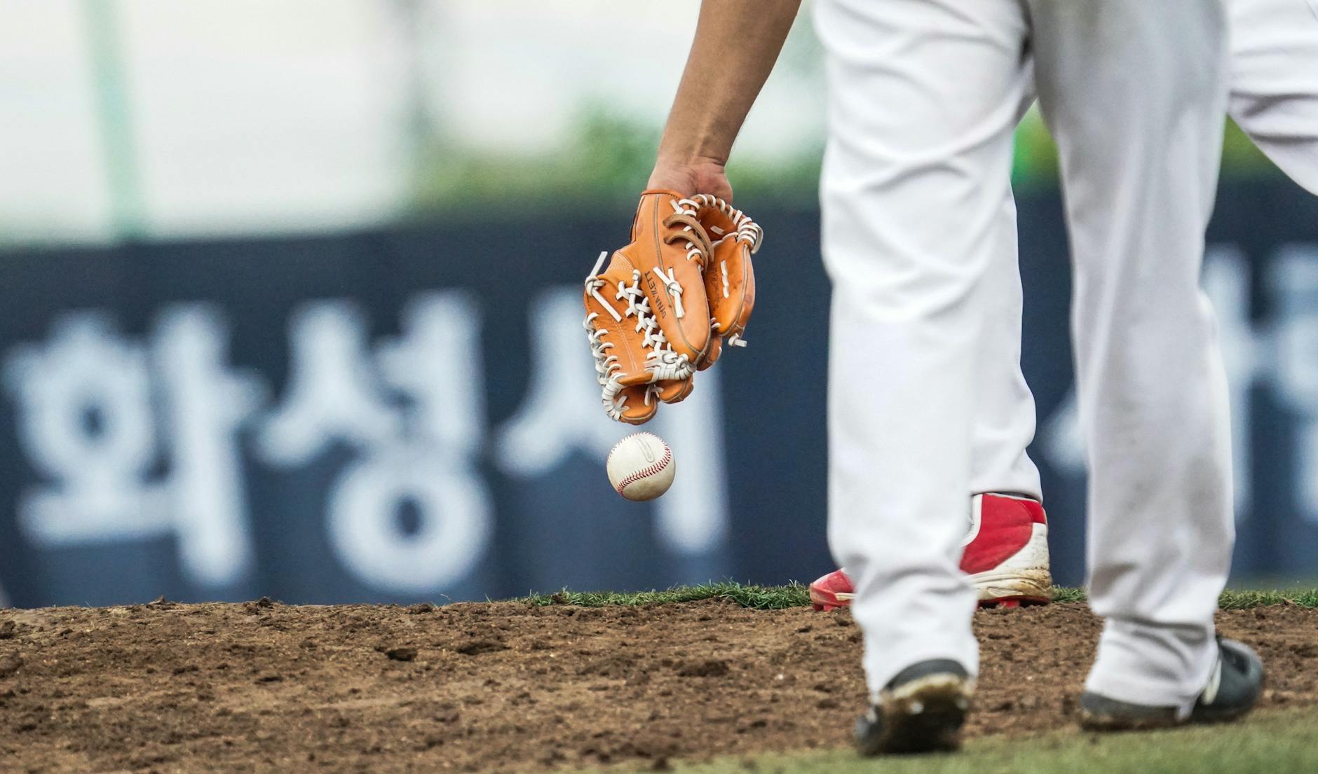 Baseball Warm Up Routine: Pre-Game Drills and Dynamic Stretches for ...